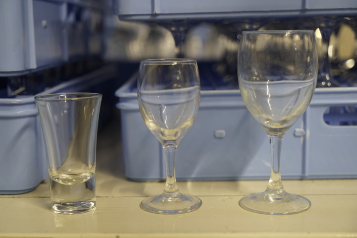 Batch of mixed glasses - PS Auction - We value the future - Largest in ...
