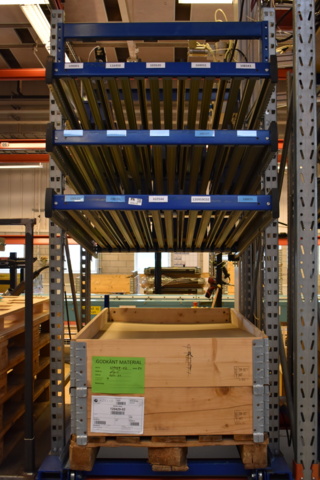 Material rack with shelves and pallet space - PS Auction - We value the ...