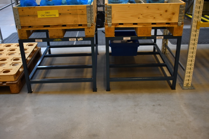 2 material racks for pallets - PS Auction - We value the future ...
