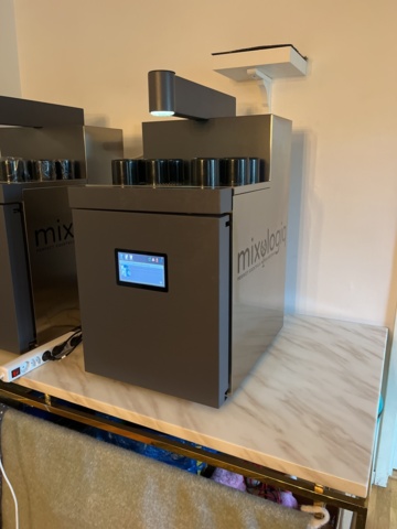 Automatic Drink Machine/Cocktail Mixer Mixologiq Mixo Two - PS Auction ...