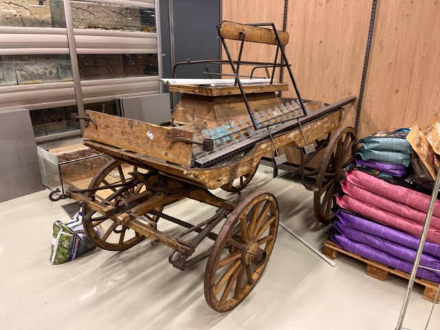 Older horse carriage - PS Auction - We value the future - Largest in ...