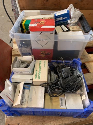 Mixed batteries for motorbikes and toys - PS Auction - We value the ...