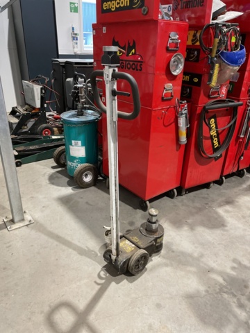 STI-Tools Luft Domkraft 40T - Auktioner online - Nätauktioner ...