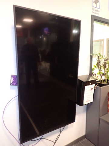 TV / display board - PS Auction - We value the future - Largest in net ...