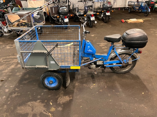 Flat moped CARRIER TRANSPORT - PS Auction - We value the future ...