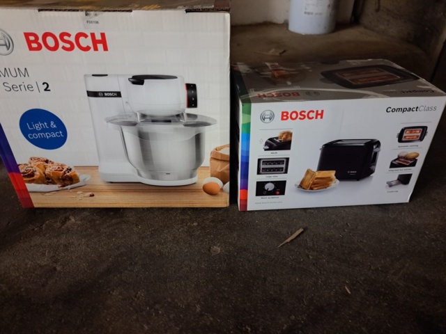 Bosch MUM Series 2 + Bosch Compact Class Roaster - PS Auction - We ...