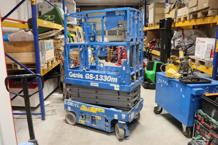 Scissor lift Genie GS 1330m -21 - PS Auction - We value the future ...