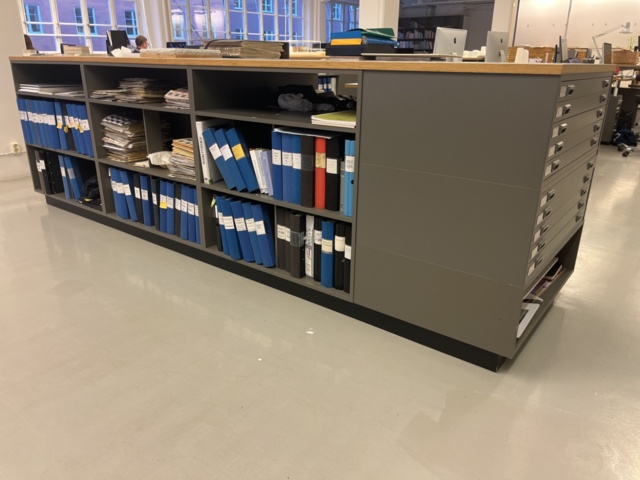 Work table/storage room with integrated drawing cabinet approx. 4m - PS ...