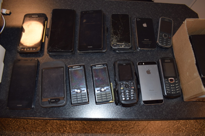 Mobile phones, lot - PS Auction - We value the future - Largest in net ...