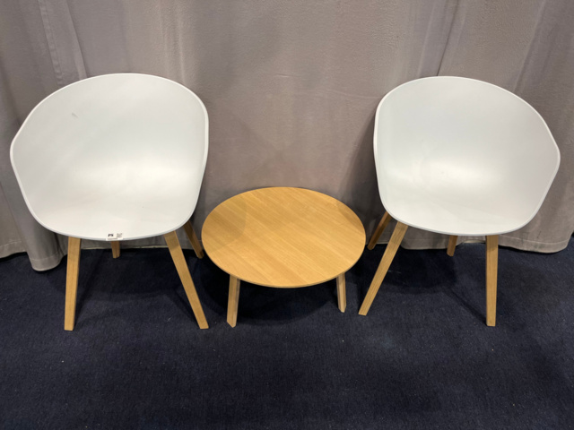 2st Stolar HAY inklusive runt träbord - Auktioner online - Nätauktioner ...