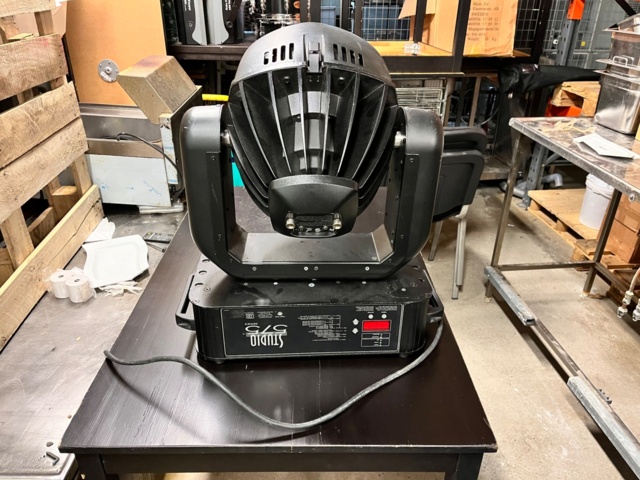 Studio Spot 575 Series 575H Color Mix Light: 2 pcs - PS Auction - We ...