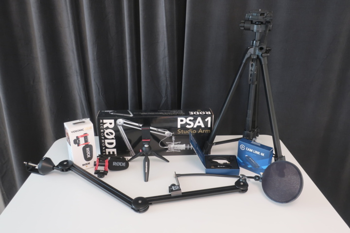 Microphone, microphone arm from RØDE, tripod and Camlink - PS Auction ...