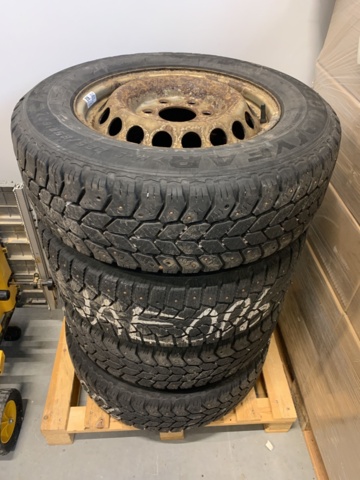 Winter tires Mercedes Sprinter No reservation price! - PS Auction - We ...
