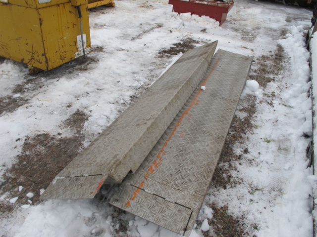 AU driving ramps - PS Auction - We value the future - Largest in net ...
