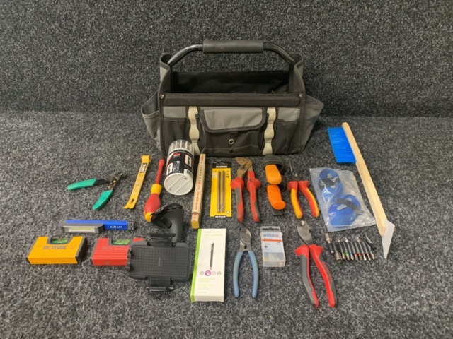 Tool bag with hand tools - PS Auction - We value the future - Largest ...