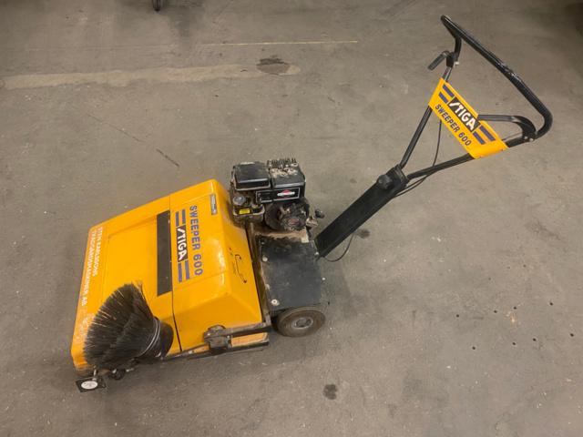 Sweeping machine Stiga Sweeper 600 - PS Auction - We value the future ...