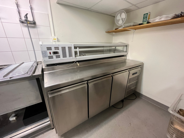 Sushi fridge 132 liters With cooling bench - Showcase RTS-132L - PS ...