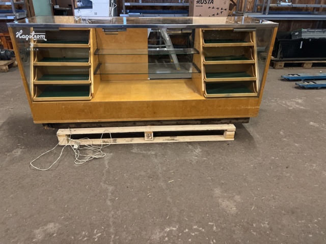 Merchant counter 200cm drawers & Cupboard - PS Auction - We value the ...