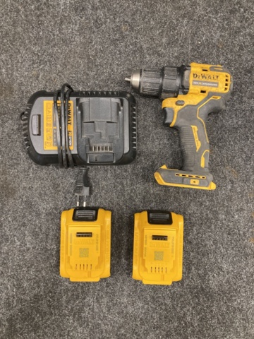 Skruvdragare Dewalt DCD708 ( Verktygsväska saknas ) - Auktioner online ...