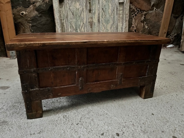 Handmade coffin from recycled solid wood - PS Auction - We value the ...