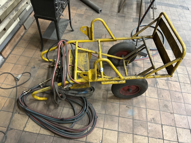 Gas welding trolley with bell, torch & hose package - PS Auction - We ...
