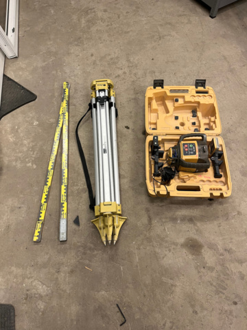Rotationslaser Topcon RL H5A inkl stativ & mätpinne - Auktioner online ...