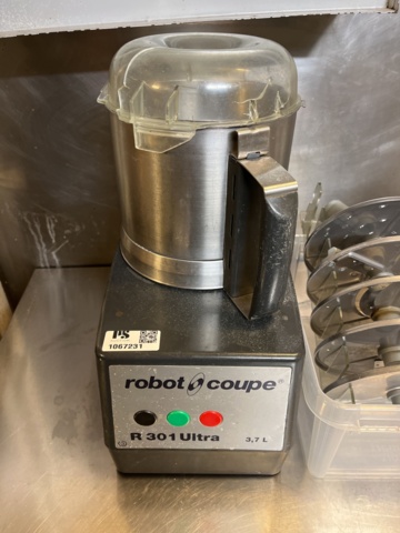 Quick chop/Vegetable cutter - Robot coupe R 301 Ultra - PS Auction - We ...