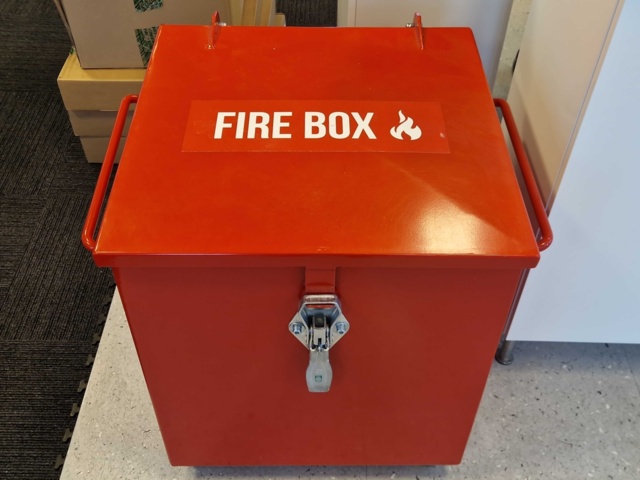 Fire box on wheels - PS Auction - We value the future - Largest in net ...