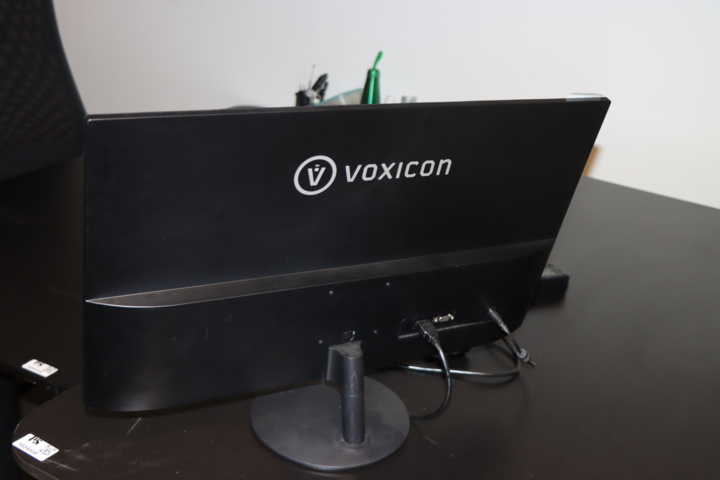 LED monitor/Screen 27 inch Voxicon - PS Auction - We value the future ...