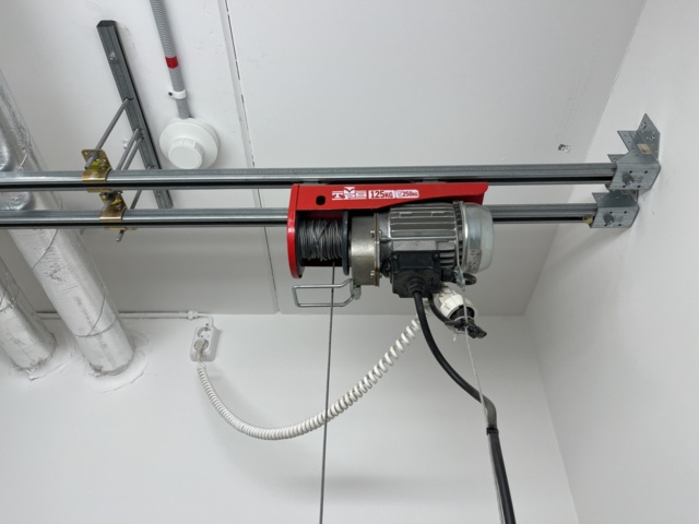 Telfer TPS (125kg) on running beam - PS Auction - We value the future ...