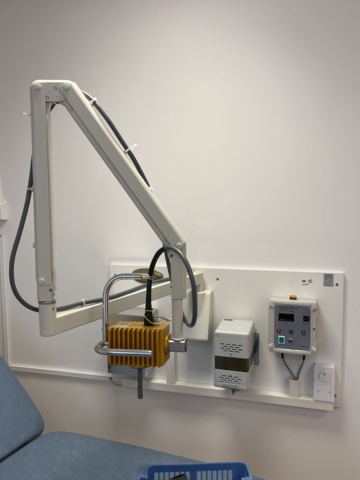 X-ray unit for point treatment (soft X-ray), Progressus Medica Grenz ...