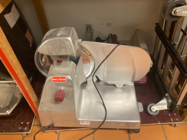 Bread slicer/cutting machine Avery Berkel ABW 300 SM - PS Auction - We ...