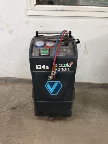 AC filling machine for car Piccola 3 Variant 134a - PS Auction - We ...
