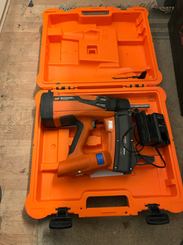 Nail gun with accessories - Spit Pulsa 800P+ - PS Auction - We value ...