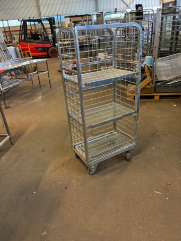 Shelf trolley on wheels approx. 65x45x145 cn - PS Auction - We value ...