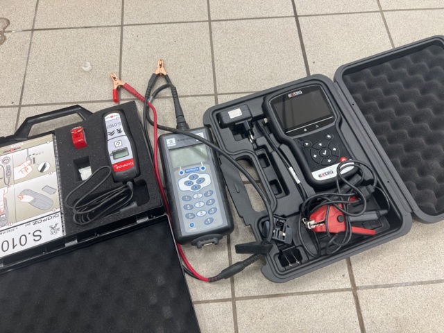 Battery tester with accessories - Exteq DS-ONE - PS Auction - We value ...