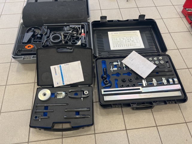 Special tools and injection tools - Govoni - PS Auction - We value the ...