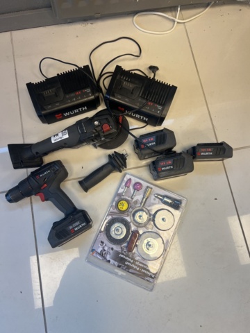 Electric hand tools 2 with 4 batteries & charger - Wurth - PS Auction ...