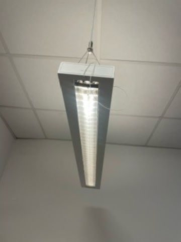 Fluorescent light fixture hanging 28 pieces - PS Auction - We value the ...