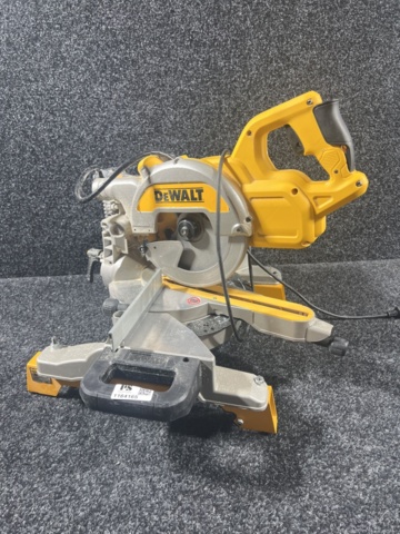 Cut & Miter Saw DeWalt DWS777 -QS - PS Auction - We value the future ...