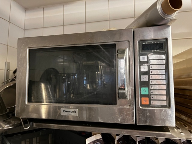 Microwave oven, Panasonic NE-1037 - PS Auction - We value the future ...
