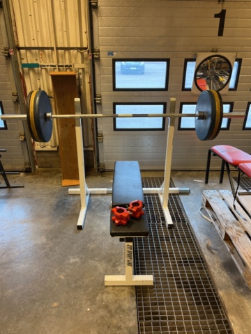Bench press/squat including weights and bench - PS Auction - We value ...