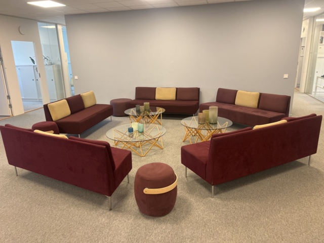 Seating group Offecct and design table - PS Auction - We value the ...