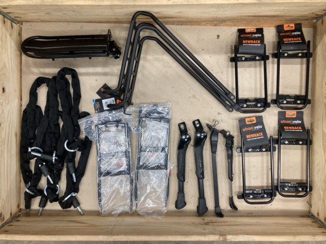 Package holders, support legs and system adapters, etc - PS Auction ...