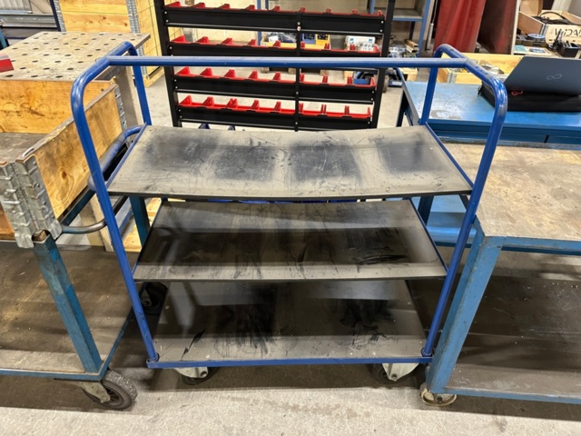 Work trolley 3 pieces - PS Auction - We value the future - Largest in ...