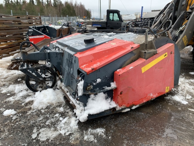 Sweeper front sweeper UFO KH2500S - PS Auction - We value the future ...
