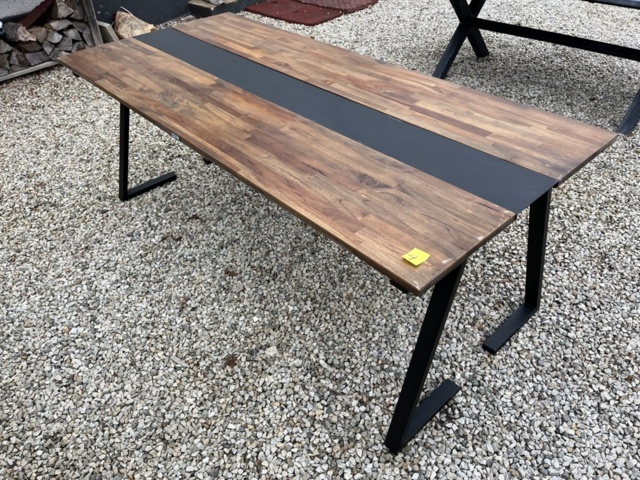 Dining table Venture Design teak - PS Auction - We value the future ...