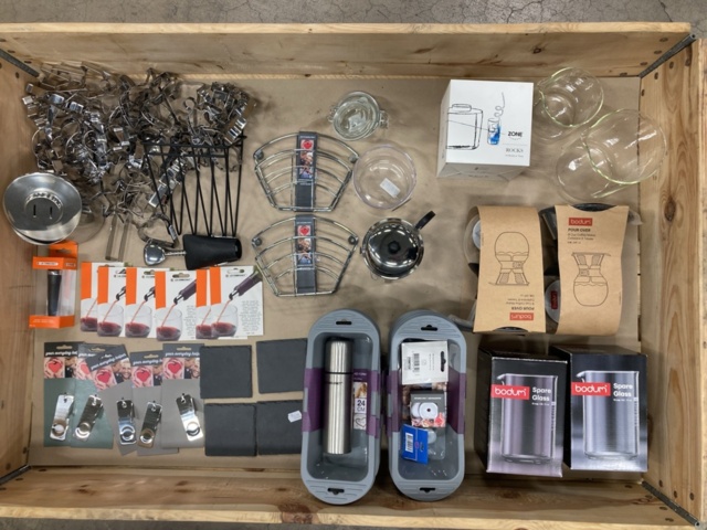 Assortment of household items - PS Auction - We value the future ...