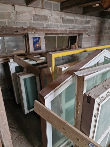 12 large format windows - PS Auction - We value the future - Largest in ...