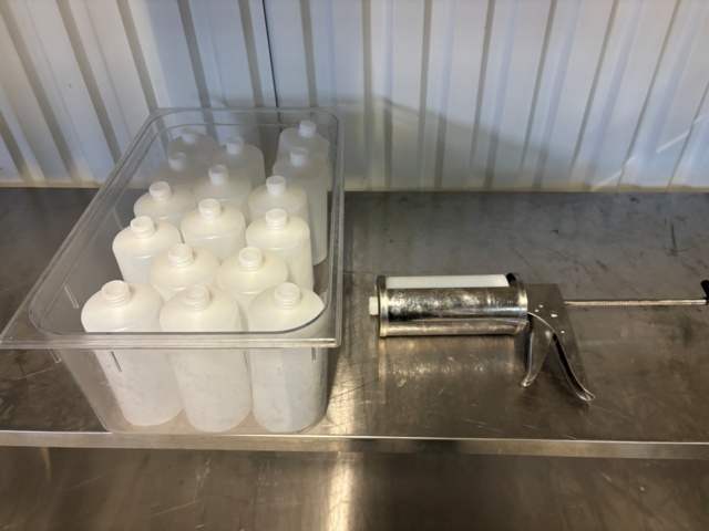 Prince Castle dressing gun and 16 dressing bottles - PS Auction - We ...